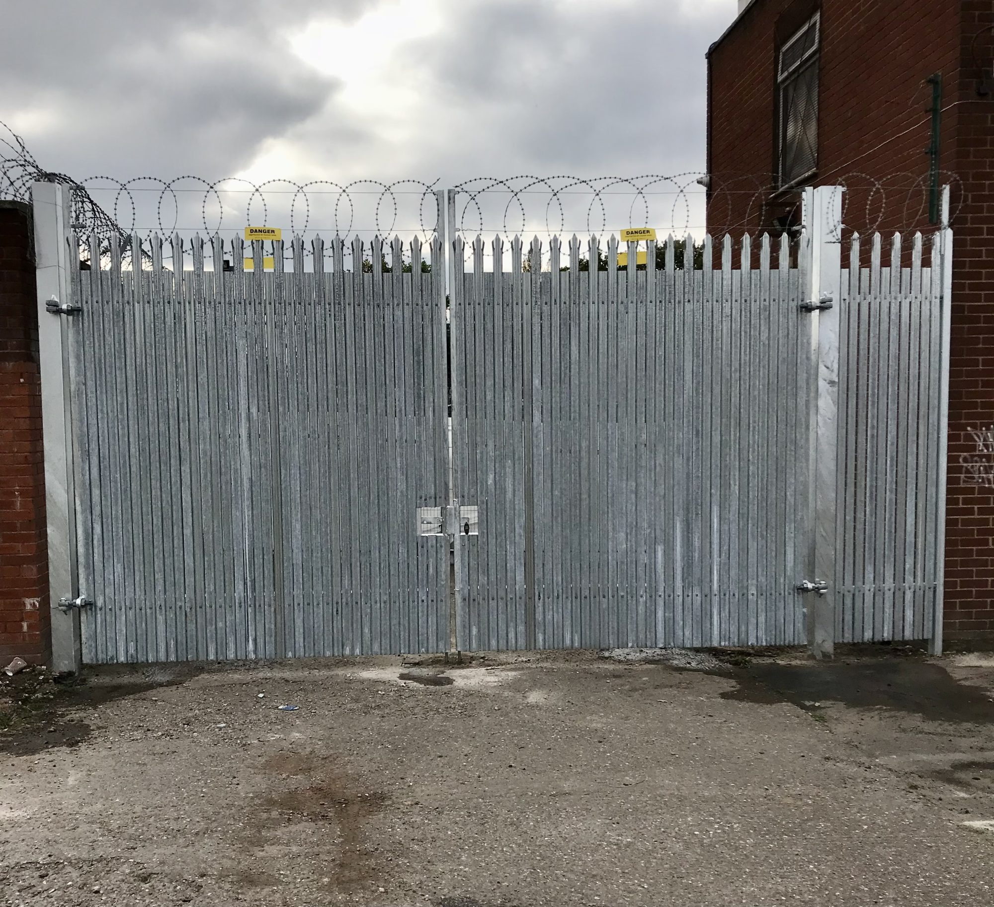 Metal gates in Dudley , Metal gates in Walsall |BlackCountry Fencing Ltd